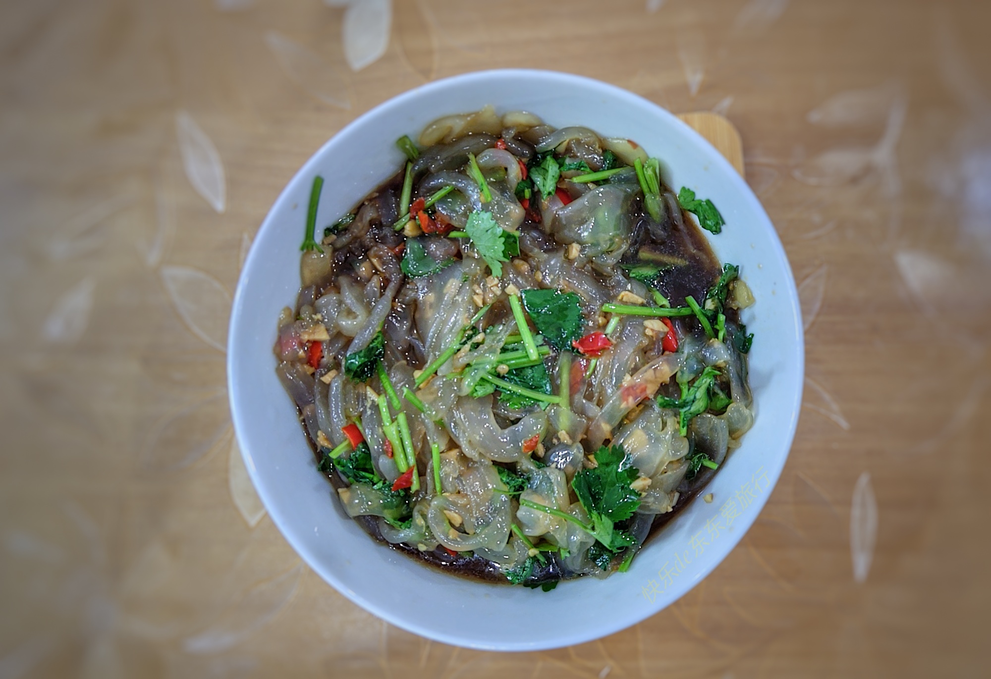 The daughter's jellyfish salad is hot and sour, refreshing and ...