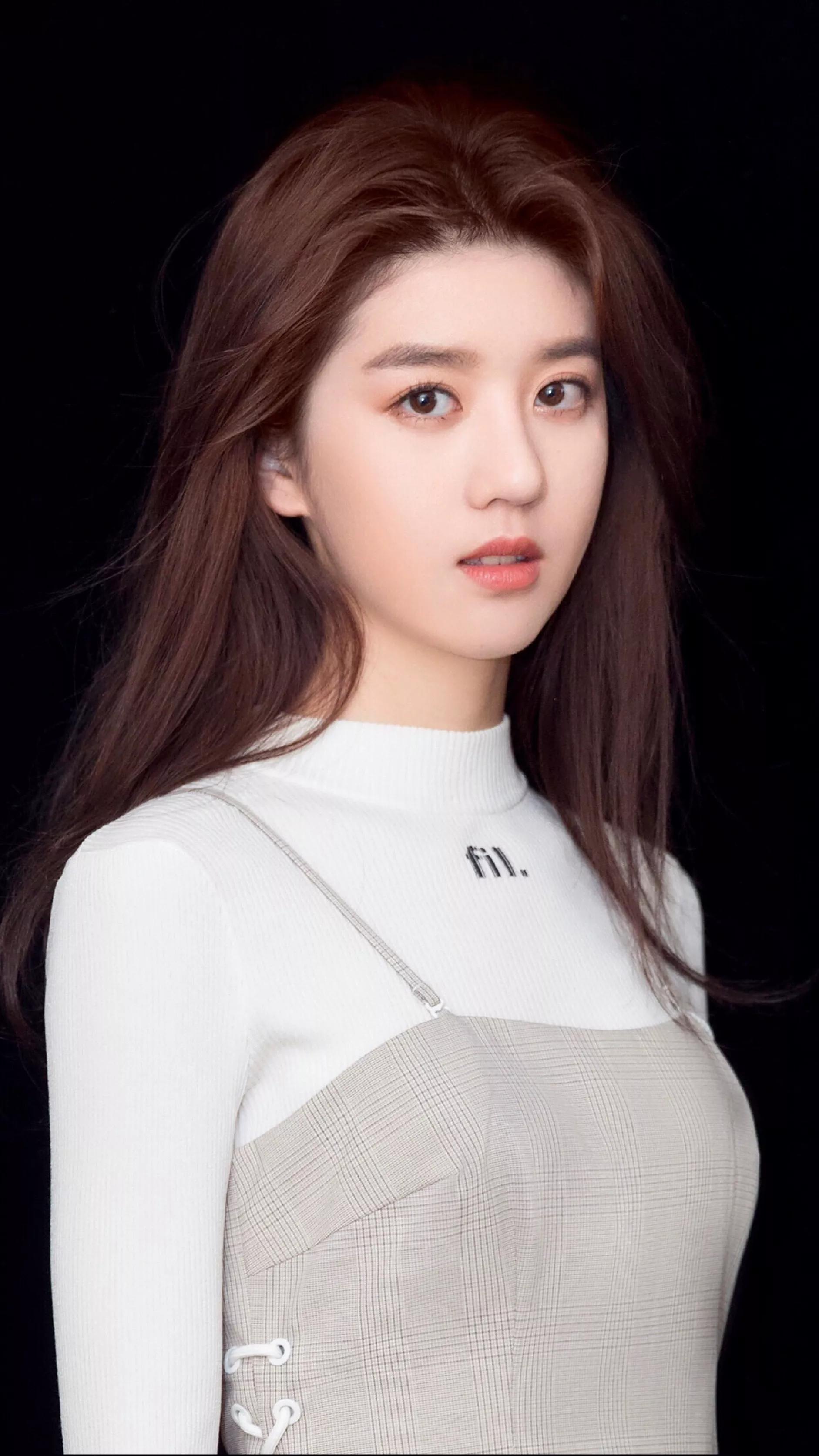 Li Kaixin, who is as flowery as jade, icy and jade - iNEWS