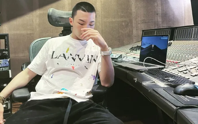 Why only half a year later, the sunny and cheerful Xiao Bai turned into ...