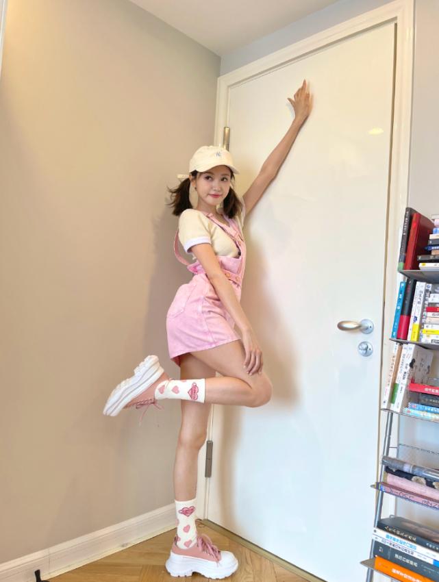 Lin Xiaozhai's "Flying Standing Posture" is on fire, his legs ...
