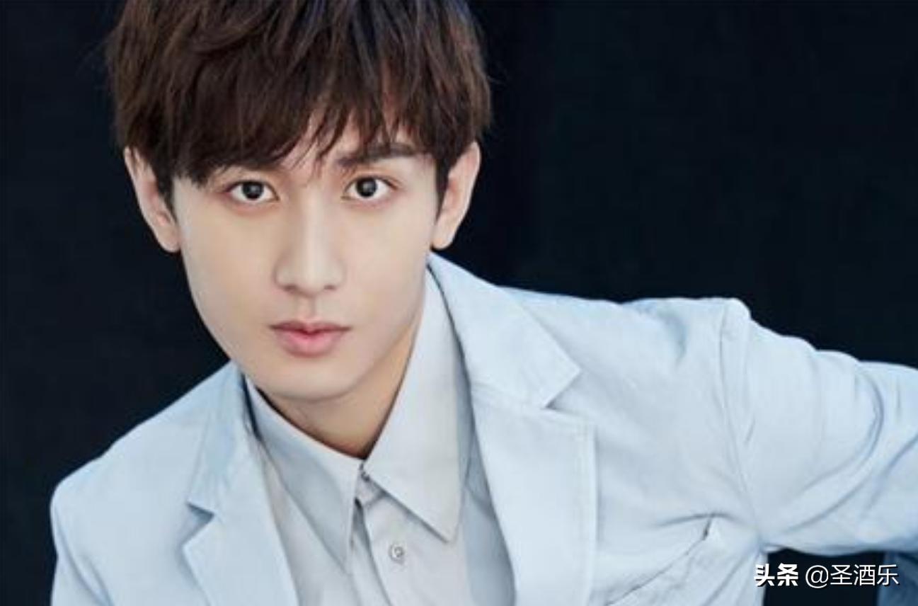 Cheng Yi's live broadcast of the live picture is much more refined ...