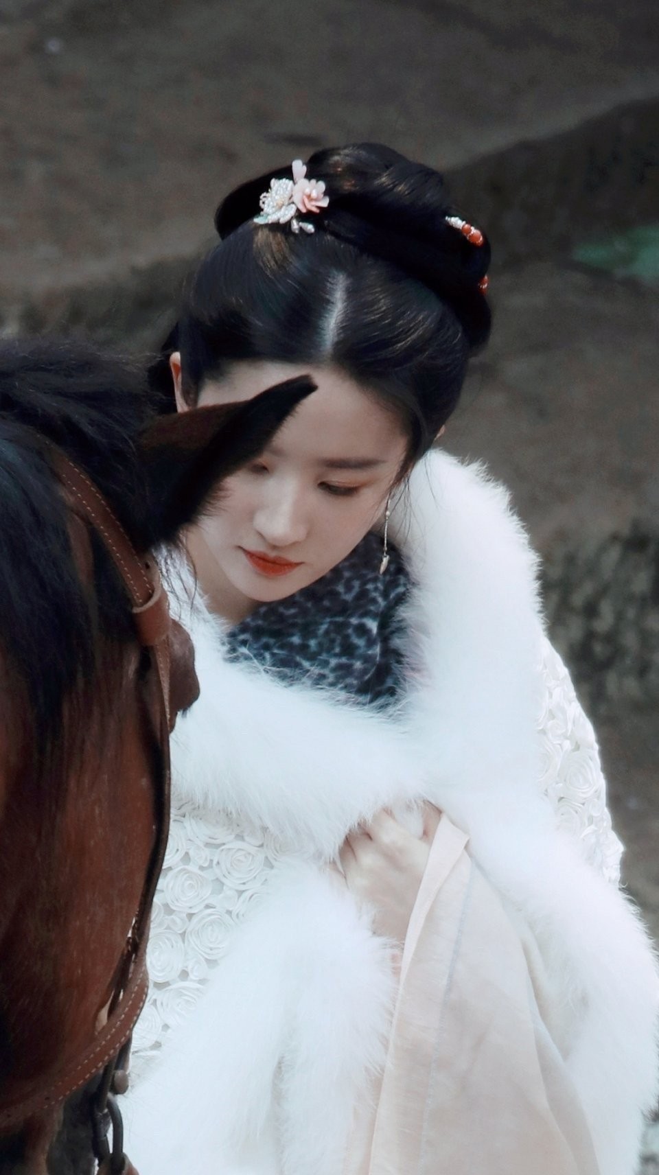 Princess Liu Yifei looks like a princess, and she is also in a state of ...