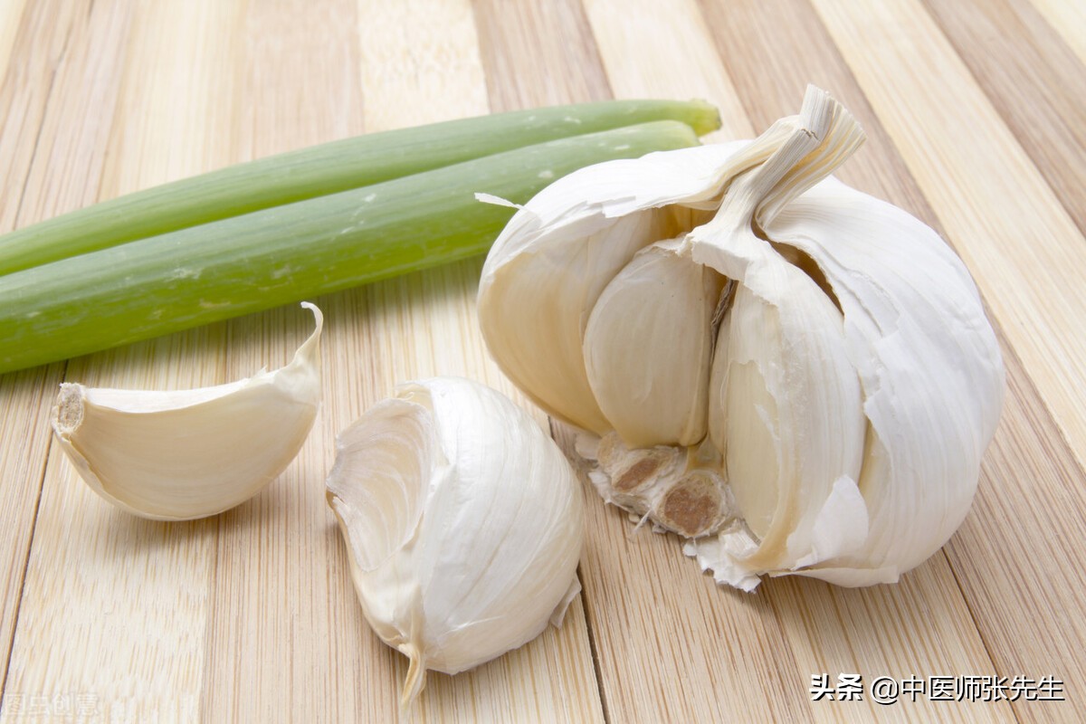Magical boiled garlic water: a miraculous recipe for itchy throat and ...