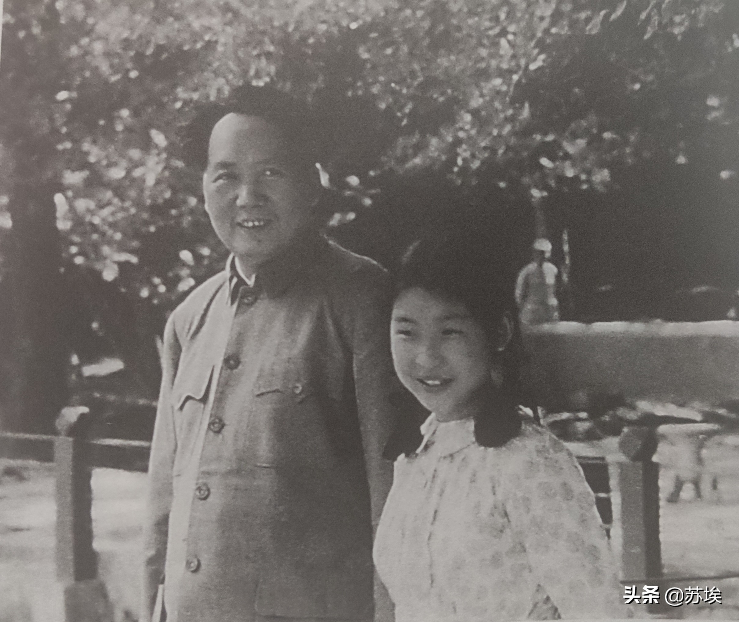 When Li Min just came back from the Soviet Union, he liked to wear a ...