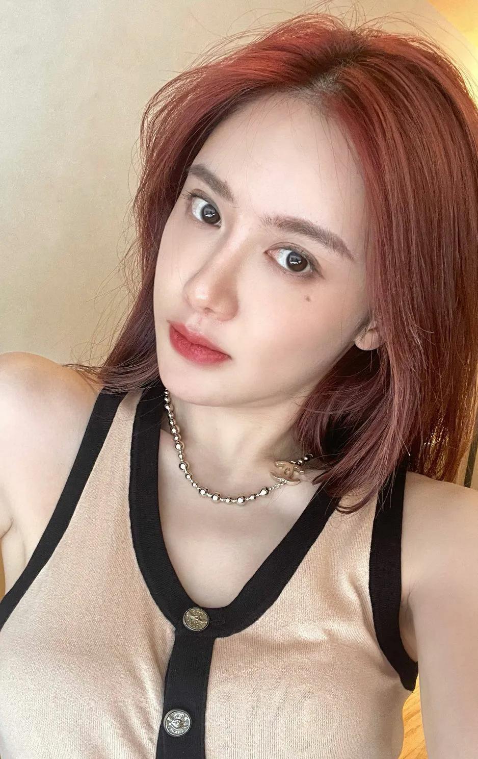 Check out the professional female anchors of Tencent NBA!Cher Xiaoqi is ...