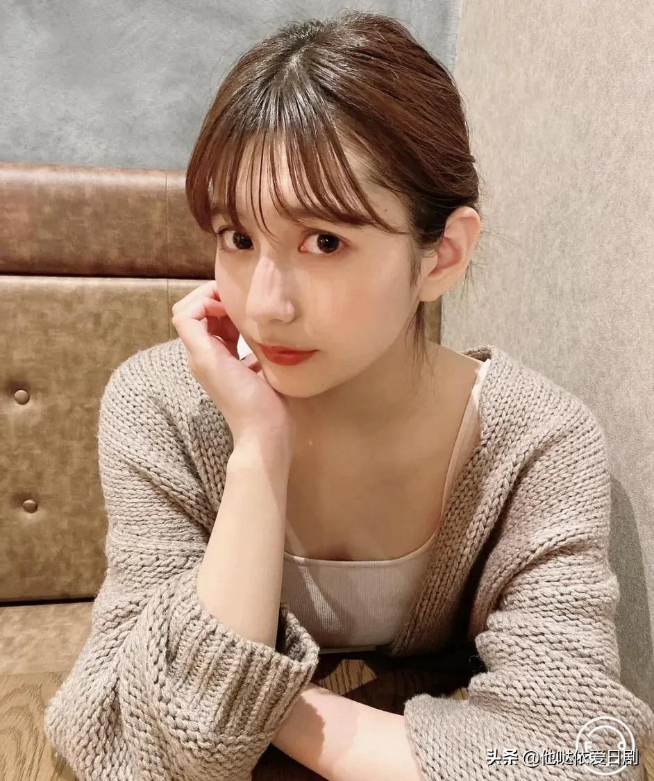 Miss Magazine released a photo album, Haruka Arai, a charming young ...