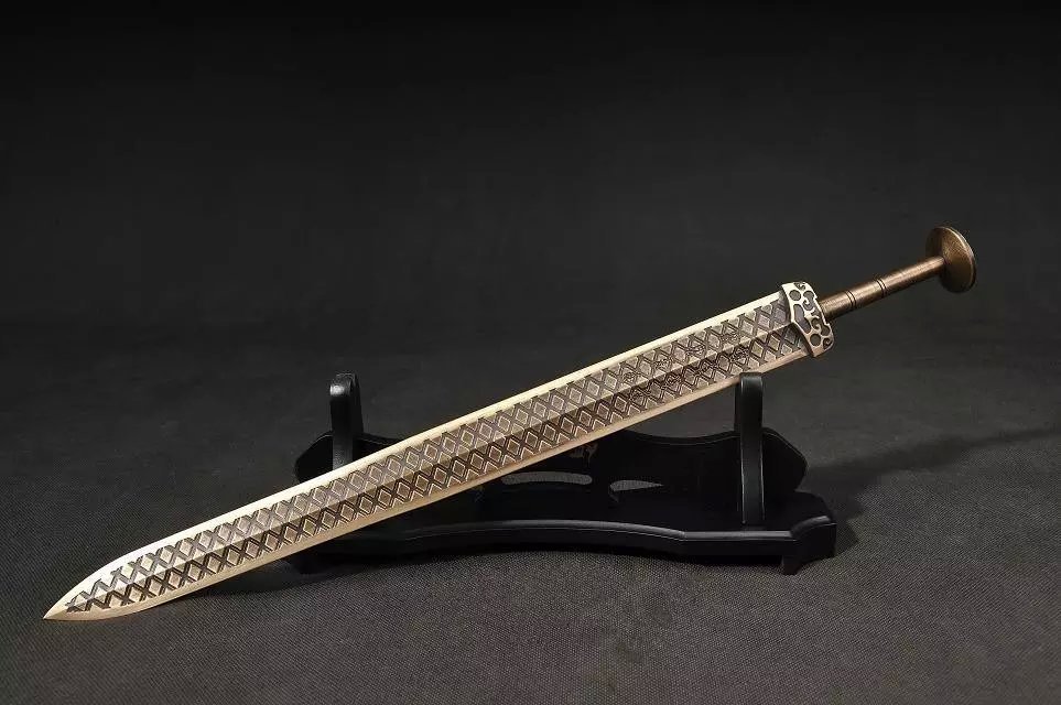 Goujian sword has been buried in the ground for 2500 years, but there ...