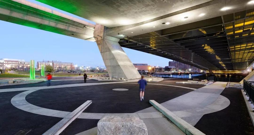 Activate the space under the bridge, doesn't it smell good? - iNEWS