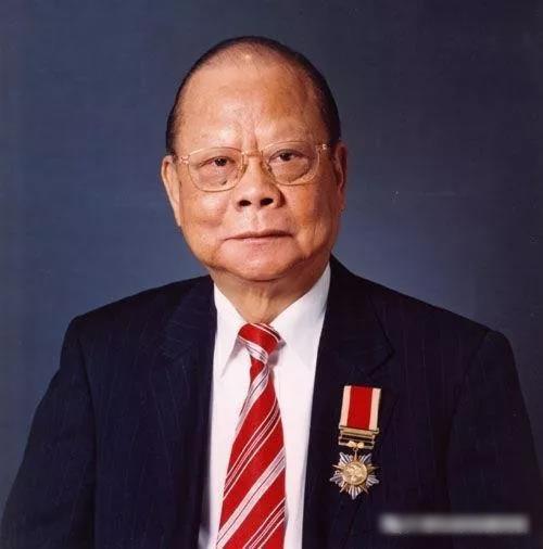 Zeng Xianzi: Earn 10 billion from scratch - iNEWS