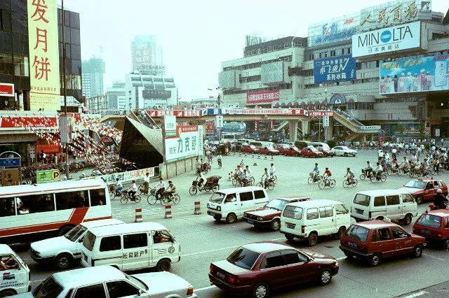 In the 1990s, Chengdu, Sichuan - iNEWS