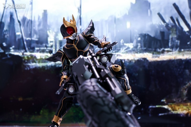 Model play show: the existence of Kamen Rider KUGA that incurs the ...