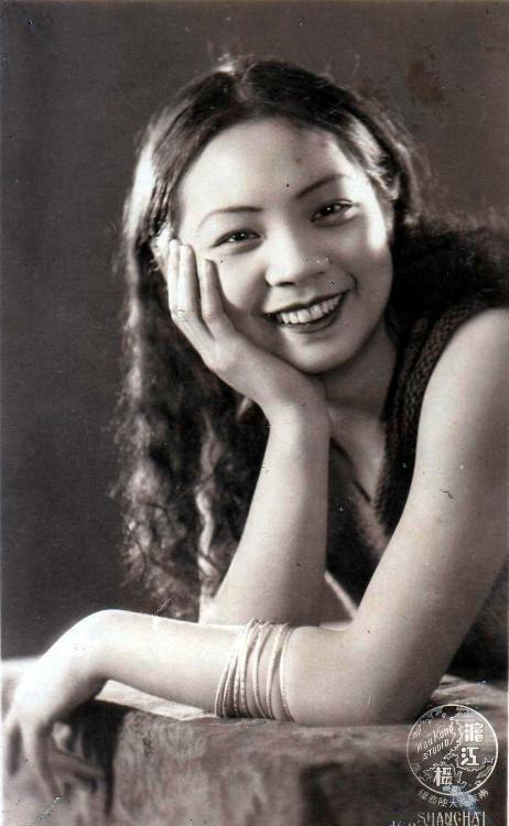 Chinese movie star archives: Mingyue Song and Dance Troupe "Four ...