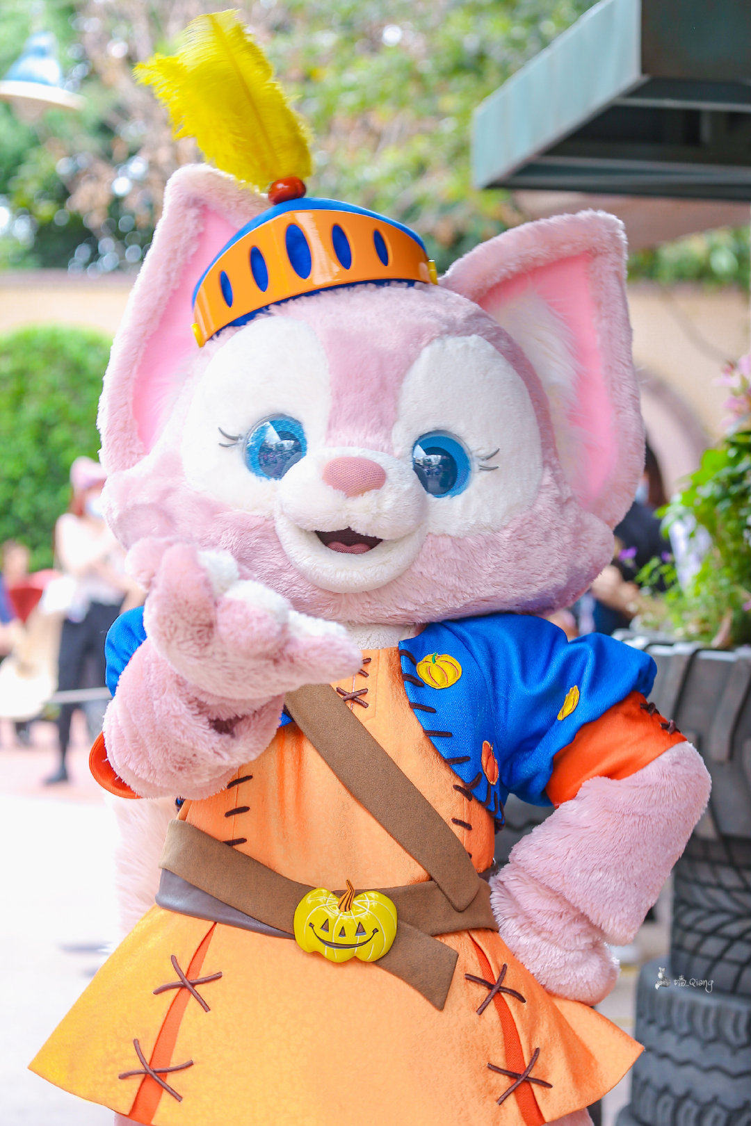 Disney's new IP, Lingna Belle, went viral across the Internet, but the ...