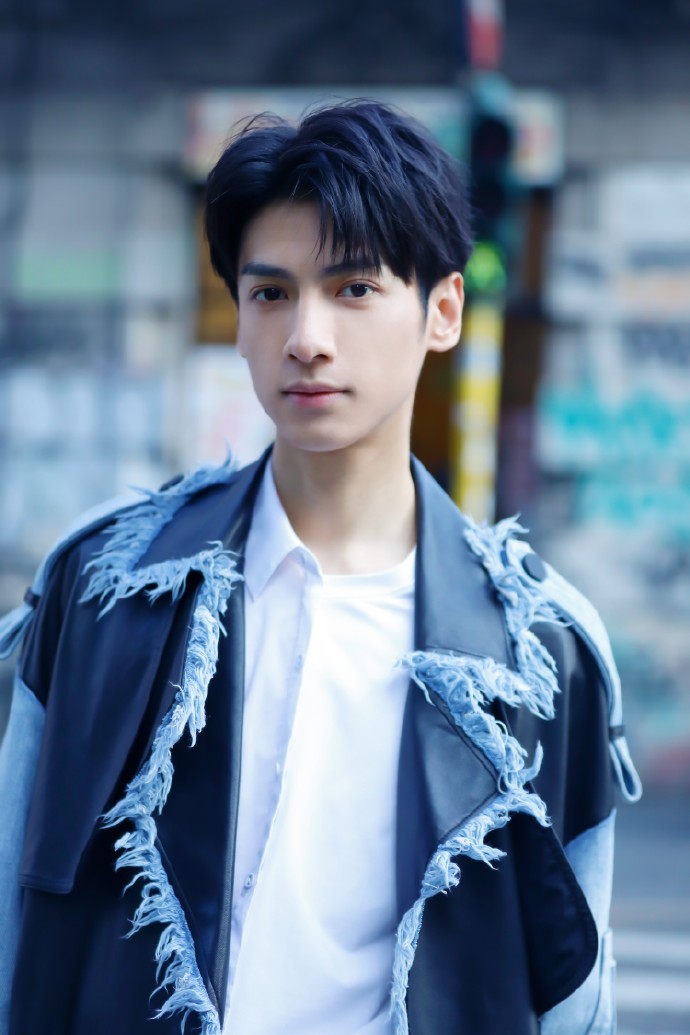 Tall male celebrities, I only serve these 3!He is 175cm tall but has a ...