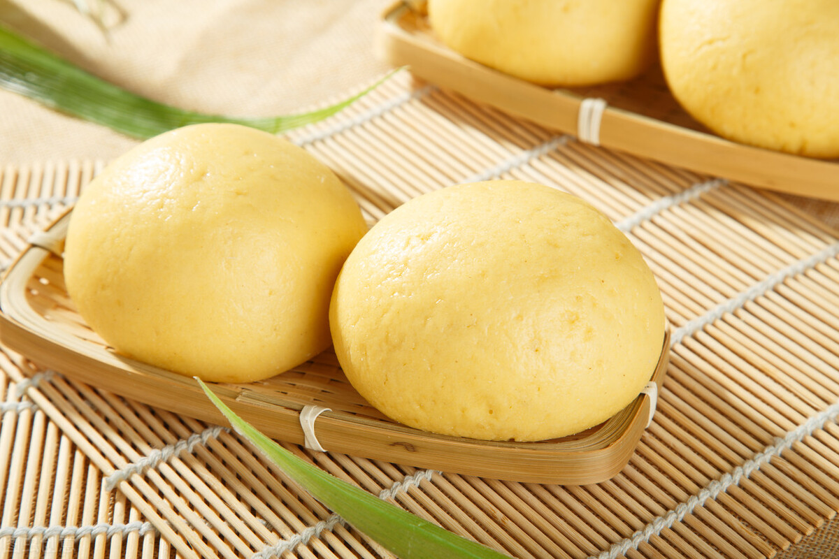 To make cornmeal steamed buns, master one trick. The steamed buns are ...