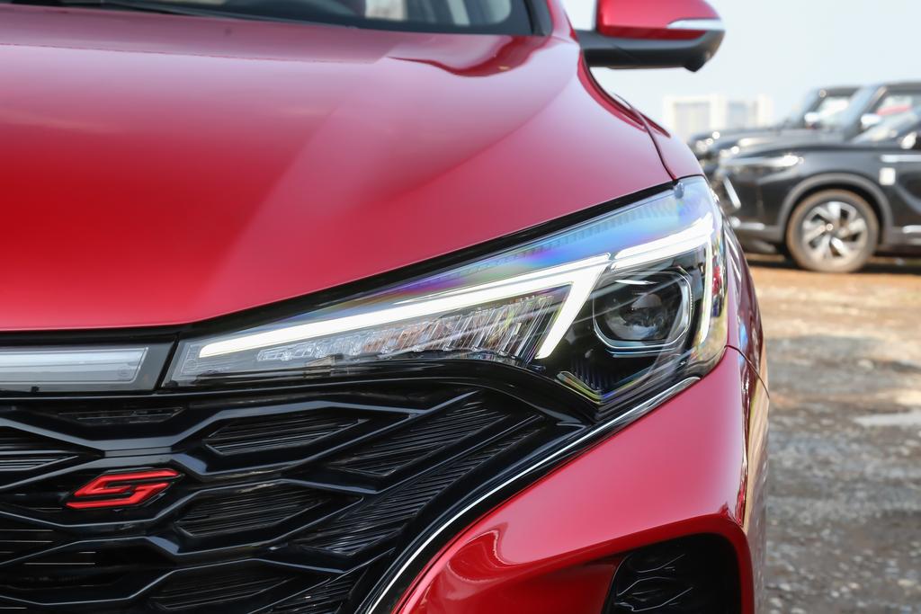 Yidong PLUS new A+ class sedan - iNEWS