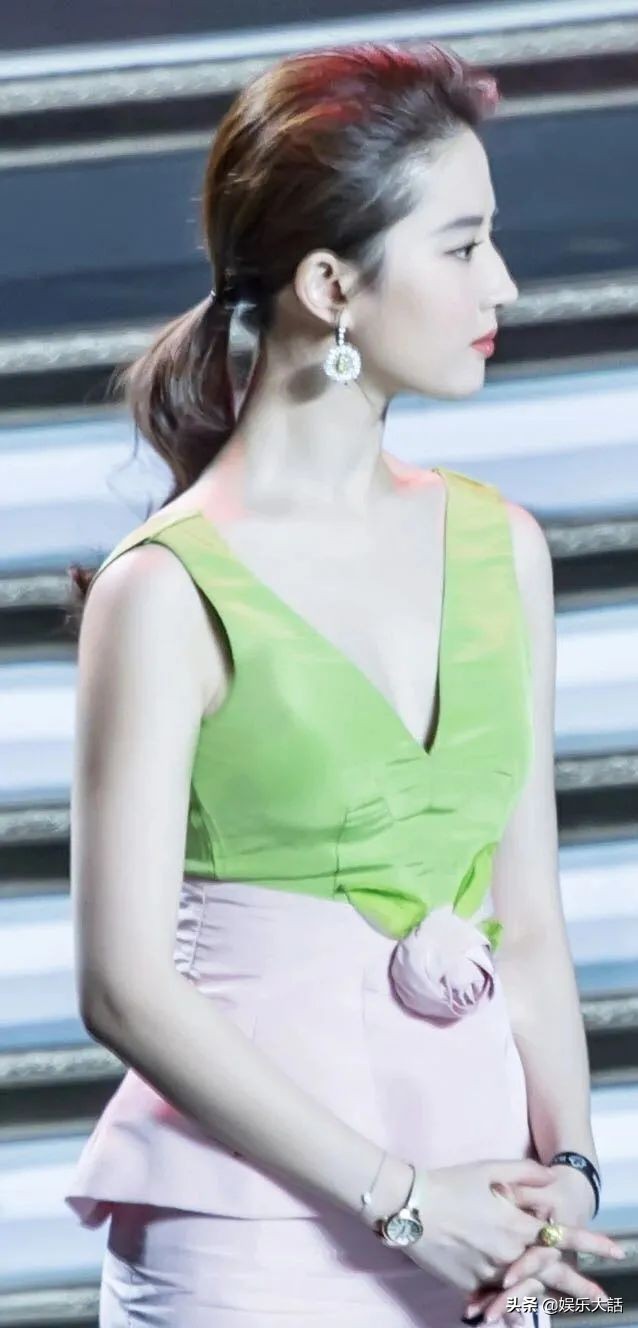 Stop praising right-angled shoulders!Come, let these five actresses ...