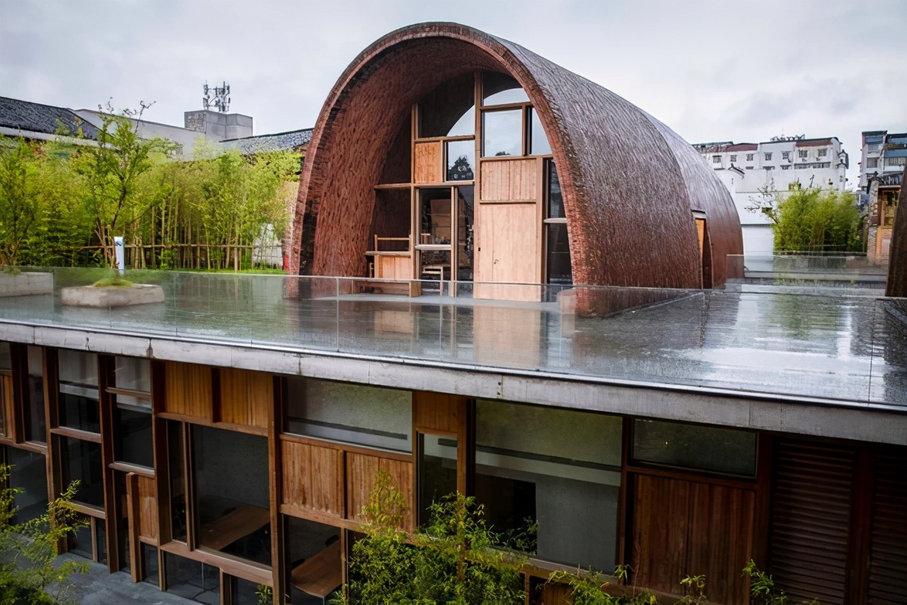 The imperial kiln factory in Jingdezhen, where there are exquisite ...