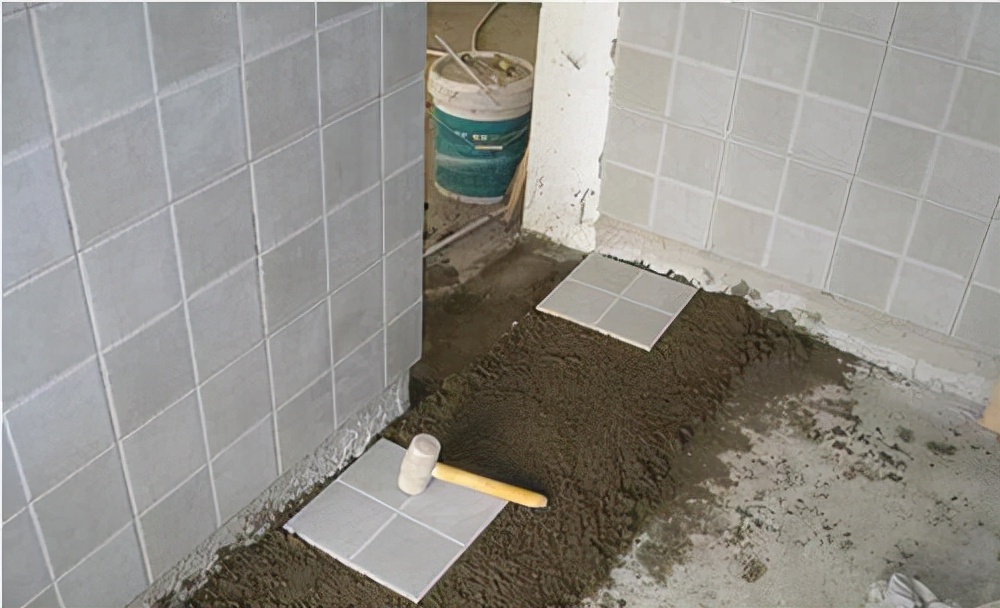 Should the floor tiles be dry or wet?Let's take a look - iNEWS