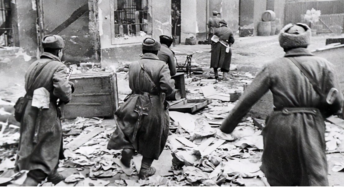 The brutal siege of Budapest, the Nazis killed 150,000 and the Soviets ...