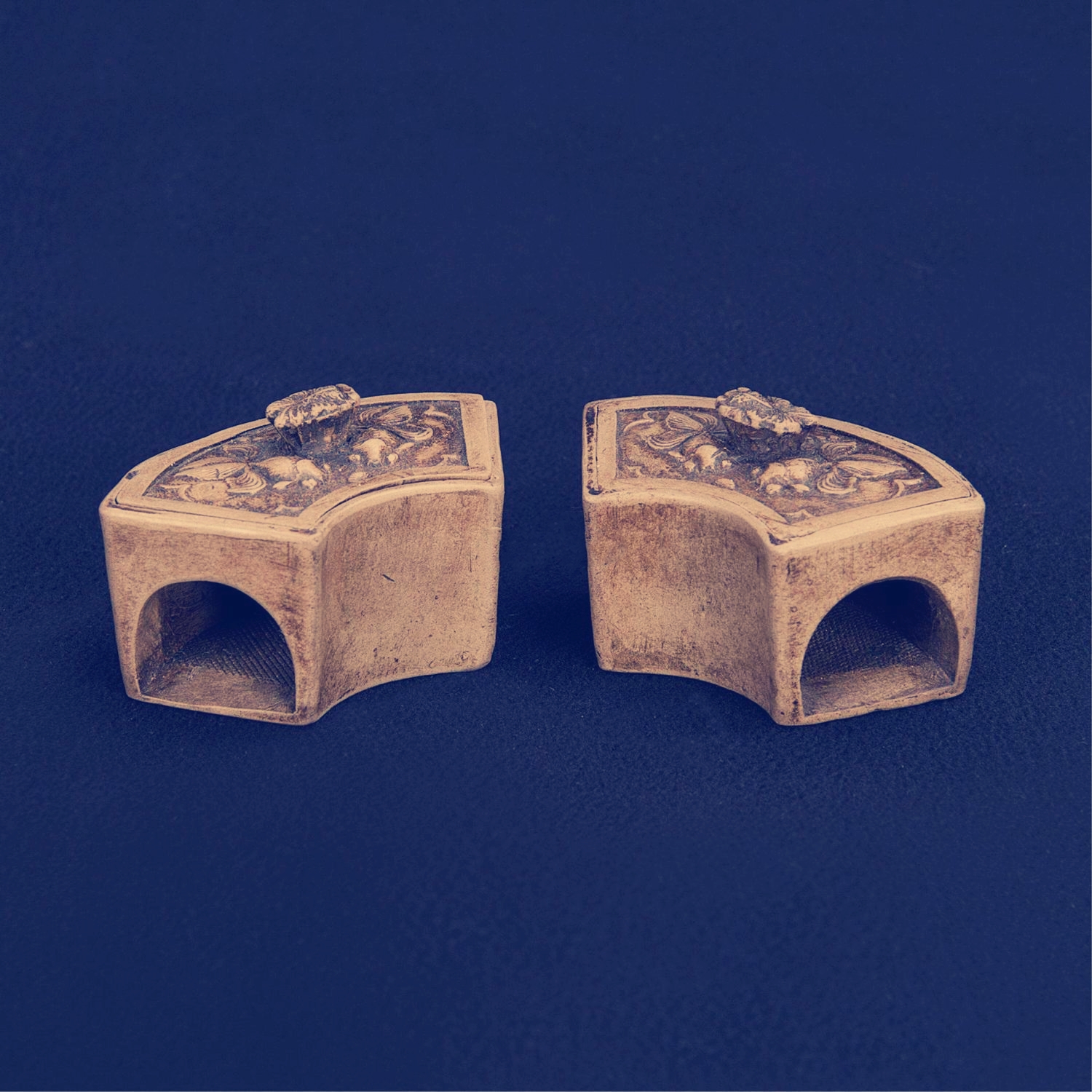 Good cricket pots are divided into two schools, Beijing and Soviet ...