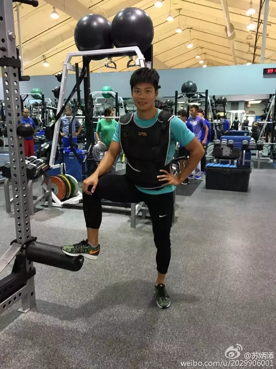 Su Bingtian ran 10 seconds into the 100m for the 7th time, the fastest ...