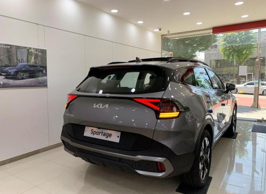 Real shots of the new generation of Kia Lions running on the same ...