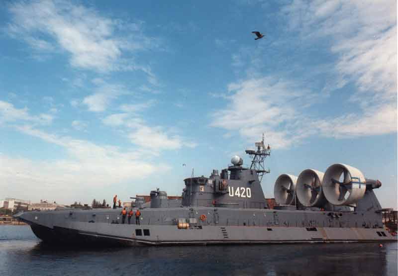Picture of the European Bison 100, the air cushion landing ship that ...