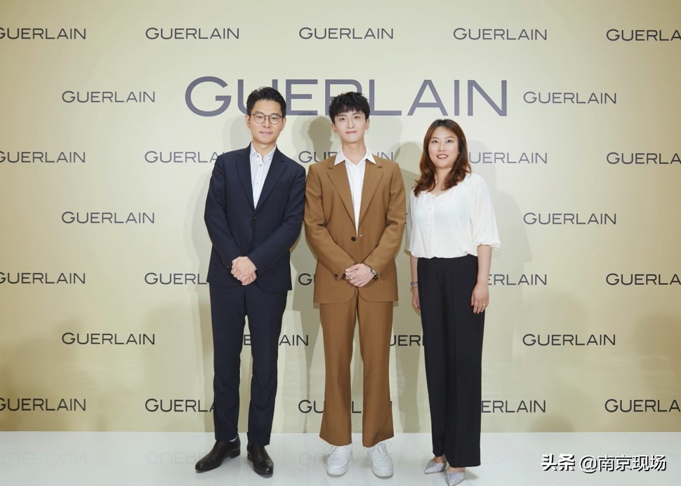 Niu Junfeng, a close friend of the French Guerlain brand, visited Deji ...