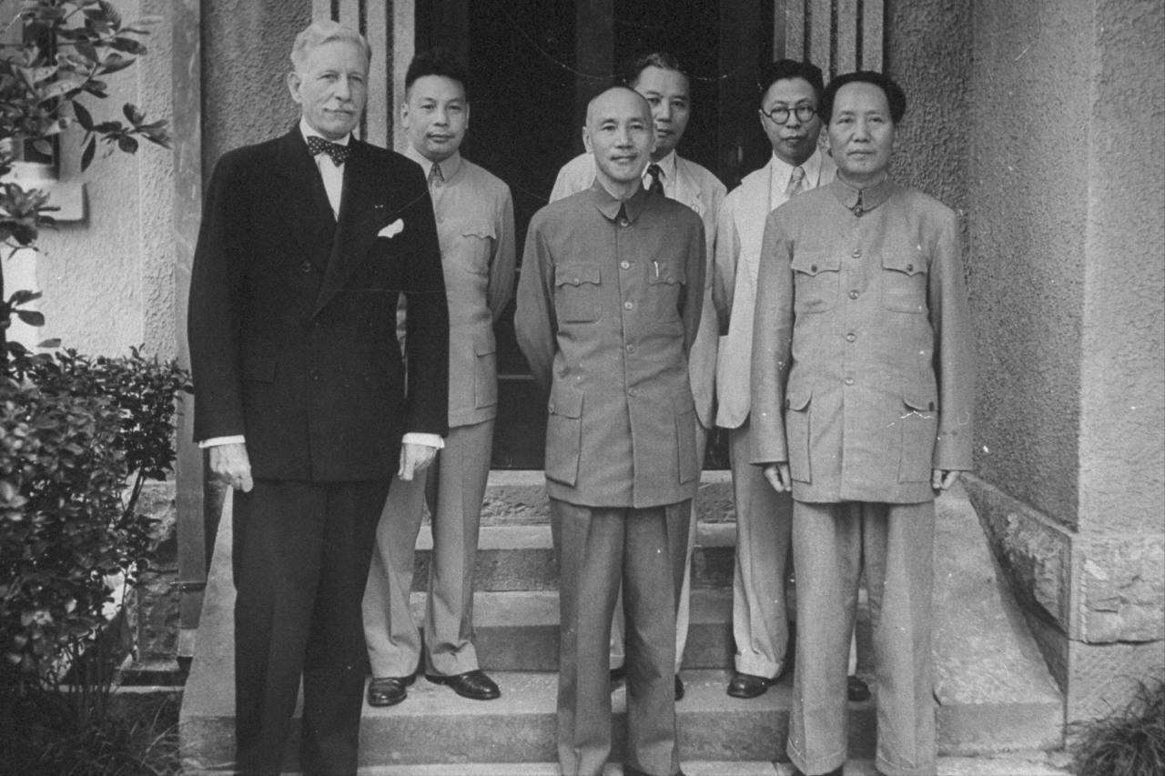 Why did Chiang Kai-shek dare not detain Mao Zedong during the Chongqing ...