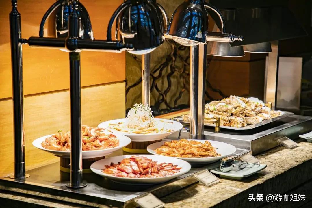 A luxurious five-star buffet in Shenzhen is collected, fresh seafood ...