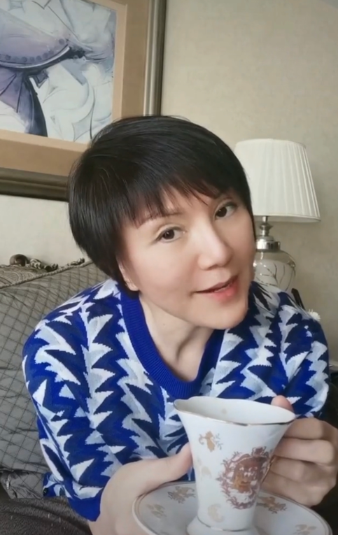 51-year-old singer Lin Ping loves to show English? He was as famous as ...