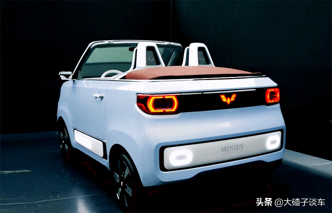 Wuling Hongguang MINI Convertible debuts!Electric soft top, the first convertible for young ...