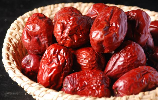 Why did the emperor of the Qing Dynasty prepare a pot of red dates when ...
