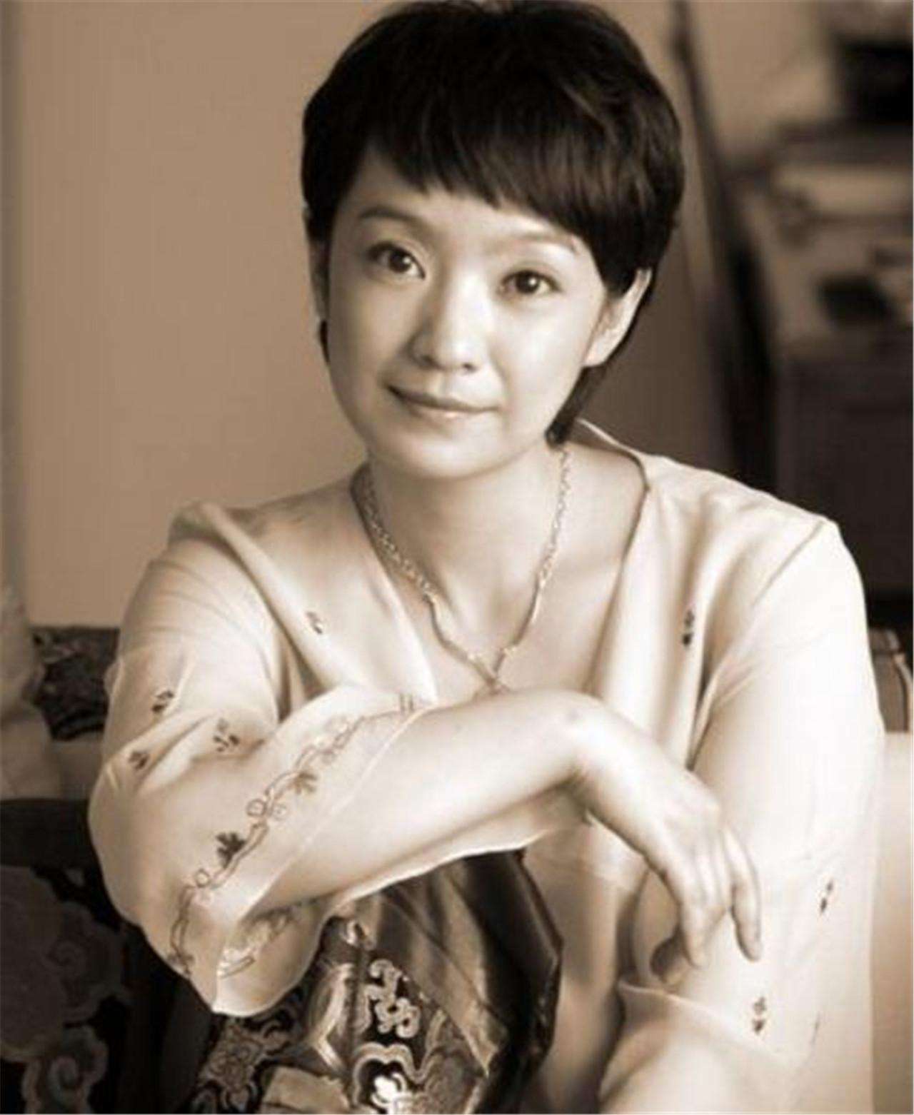 Little known! Three nobles in Zhang Jiayi's life - iNEWS