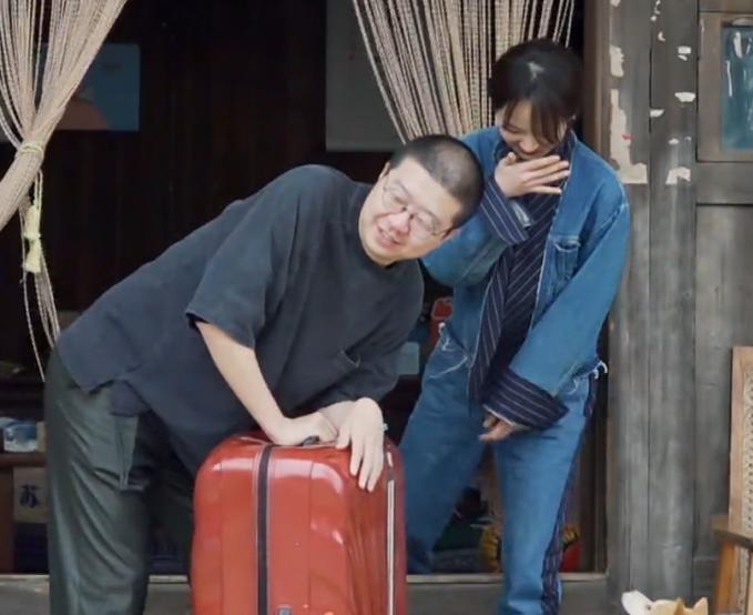 To lighten the burden, Yang Zi generously gave Zhang Zifeng something ...