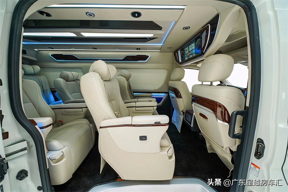 The 5.9-meter domineering body, 9-seat blue brand, imported Toyota ...