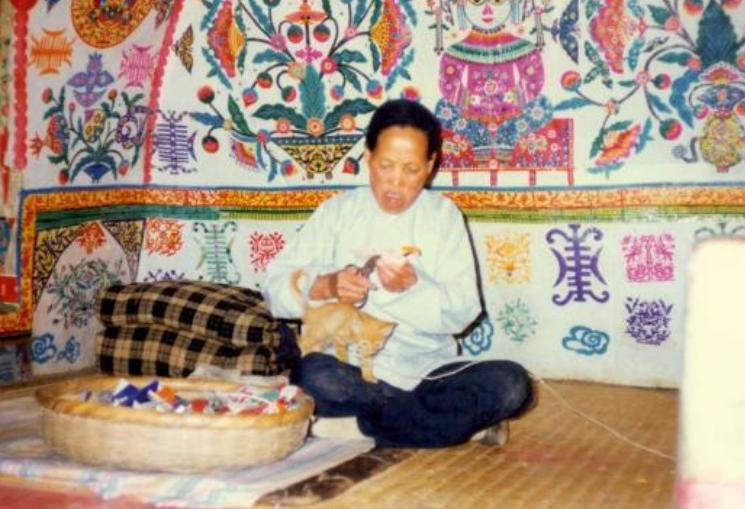 "Flower-cutting Lady" Ku Shulan: 4 years old married at 17 years old ...