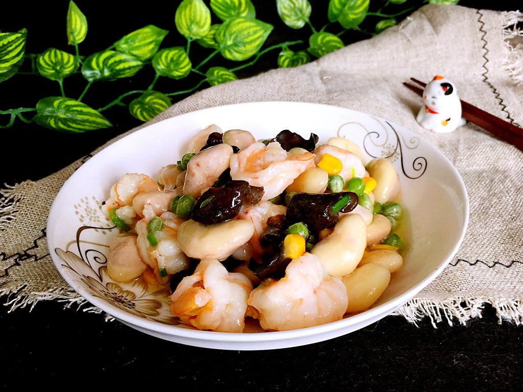 Teach you the refreshing and delicious fried prawns with apples, which ...