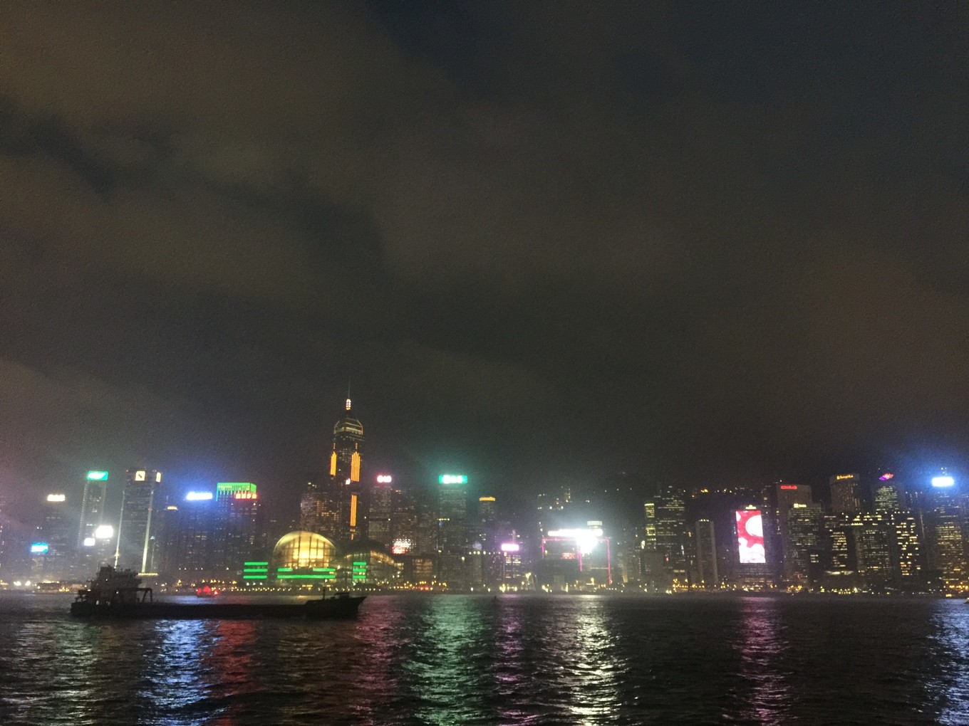 7-day girlfriend tour in Hong Kong - iNEWS