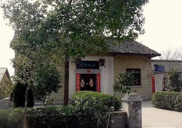 Approaching Haizi (Original Prose) - iNEWS