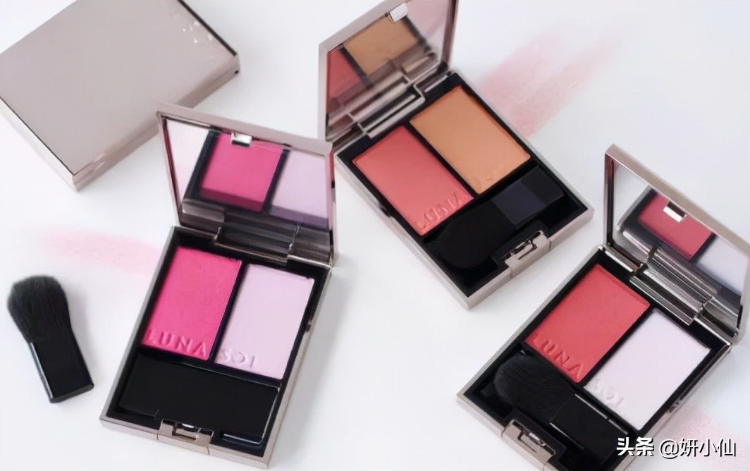 Should the blush be used before or after loosening the powder?Can I ...