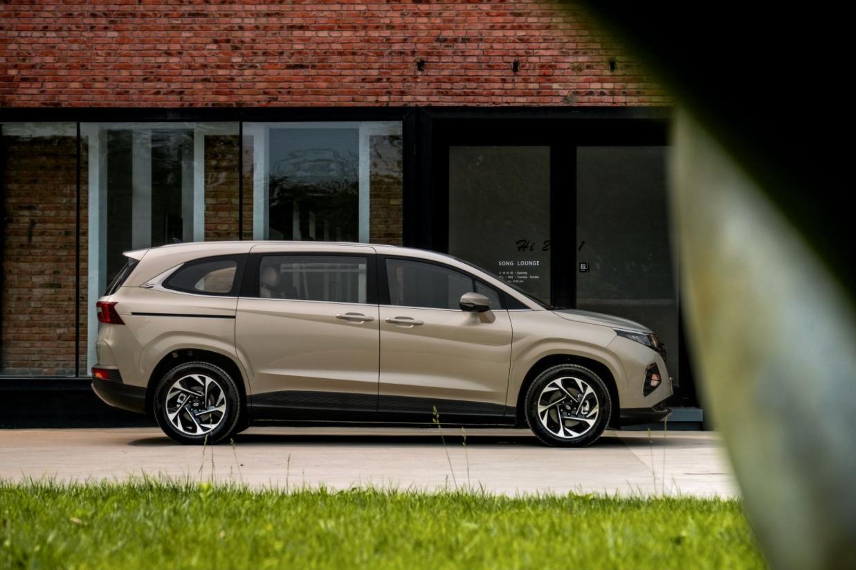 There are 7 seats in the whole series, the Korean flagship MPV is ...