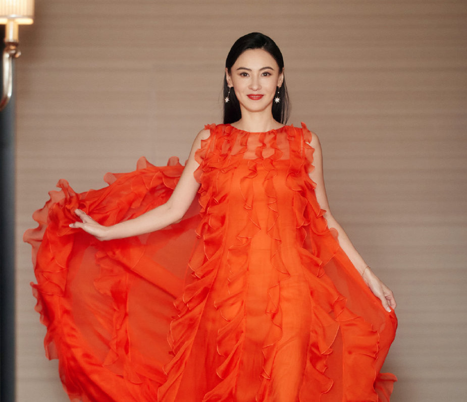 The red carpet is more beautiful: Cecilia Cheung and Zhang Tianai ...