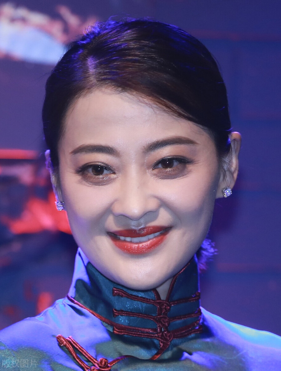 Movie star Mei Ting's family has recently been photographed, and her 70 ...