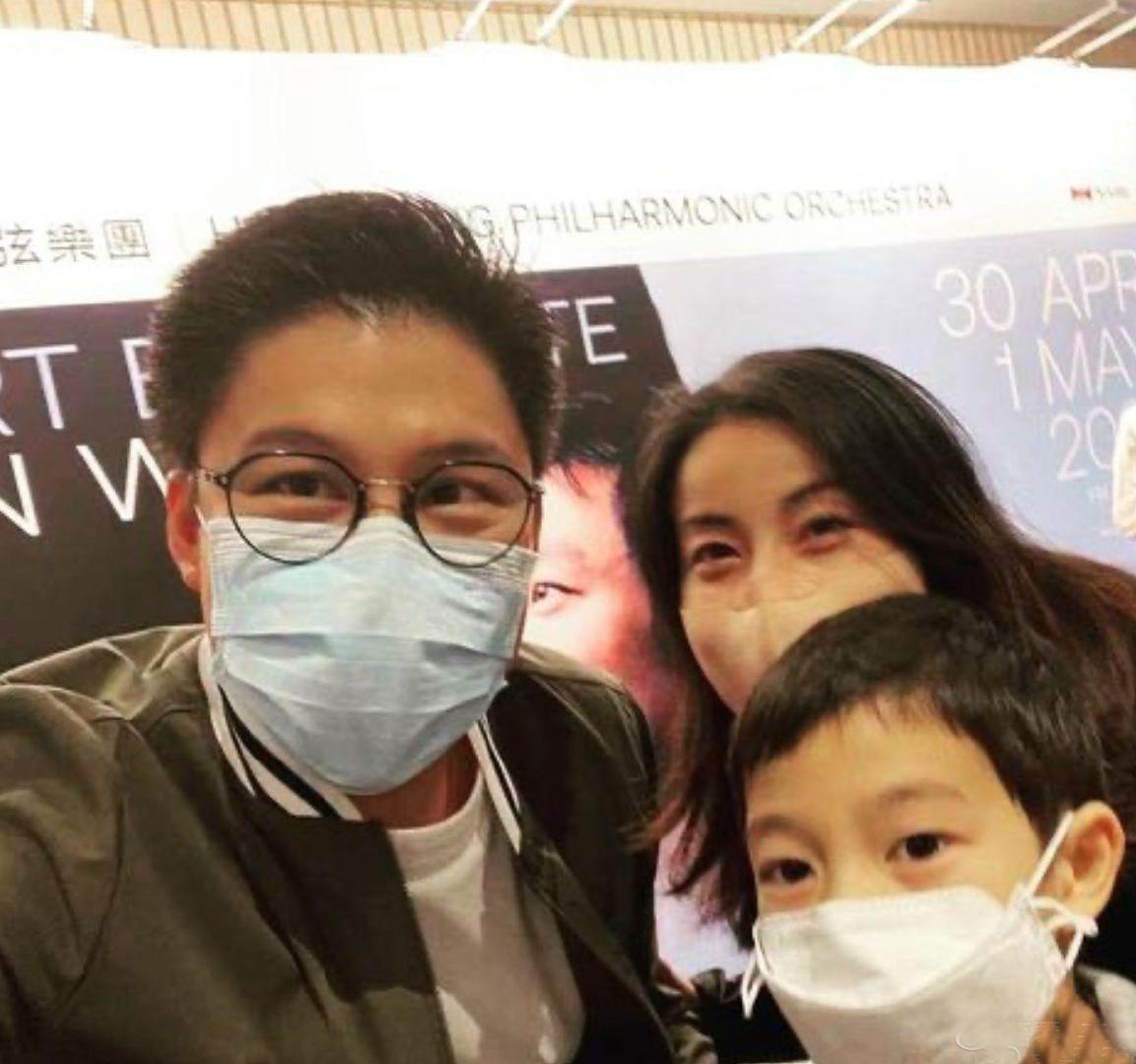 Guo Jingjing is pregnant with her fourth child?Wearing a red dress, the ...