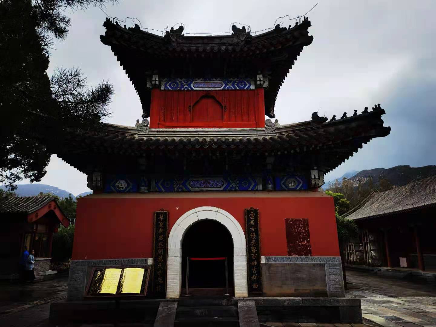 Visit the Yunju Temple in Beijing in the middle of the rain, visit the ...