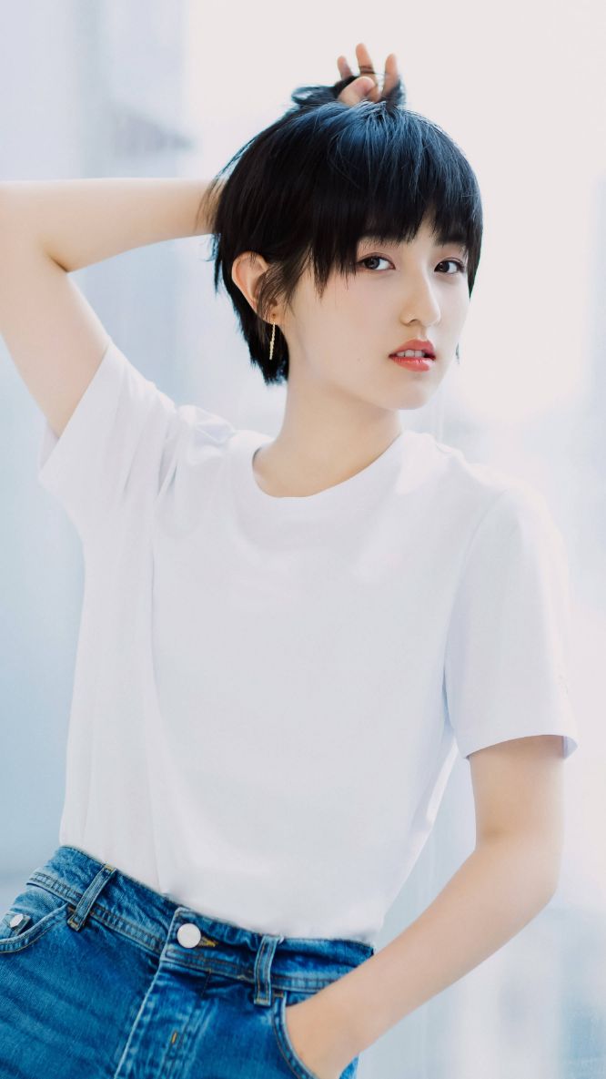 Short hair: Yang Zi, Li Qin, Zhou Dongyu, Zhao Liying, Yang Mi, Gao ...
