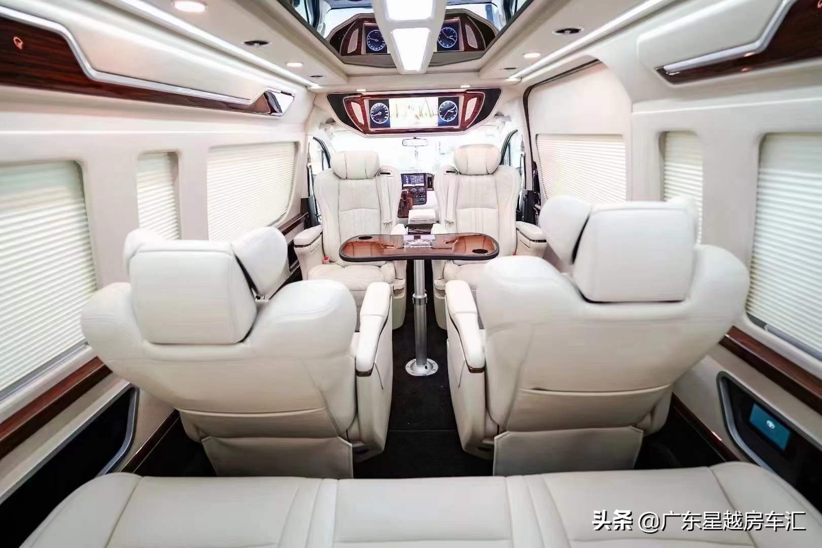 The 5.9-meter domineering body, 9-seat blue brand, imported Toyota ...