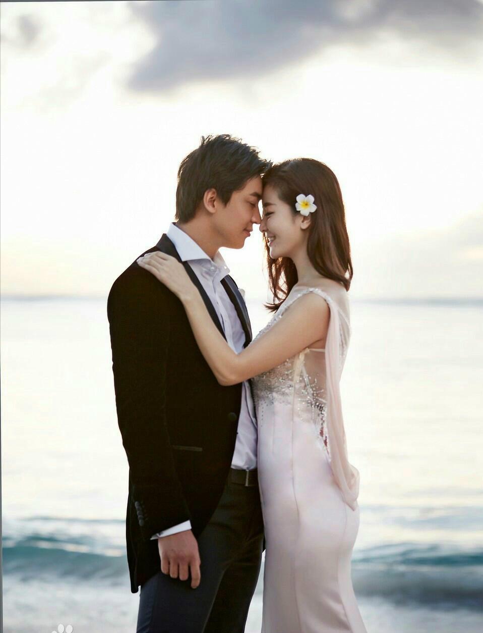 The wedding photo of the protagonist Li Jiahang and his wife Li Sheng - iNEWS